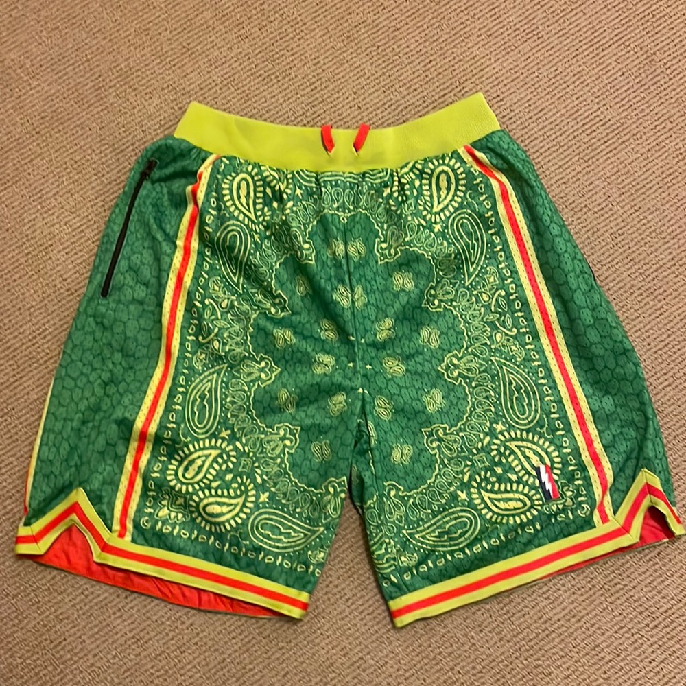 Collect&Select “Grinch” Shorts - Gem